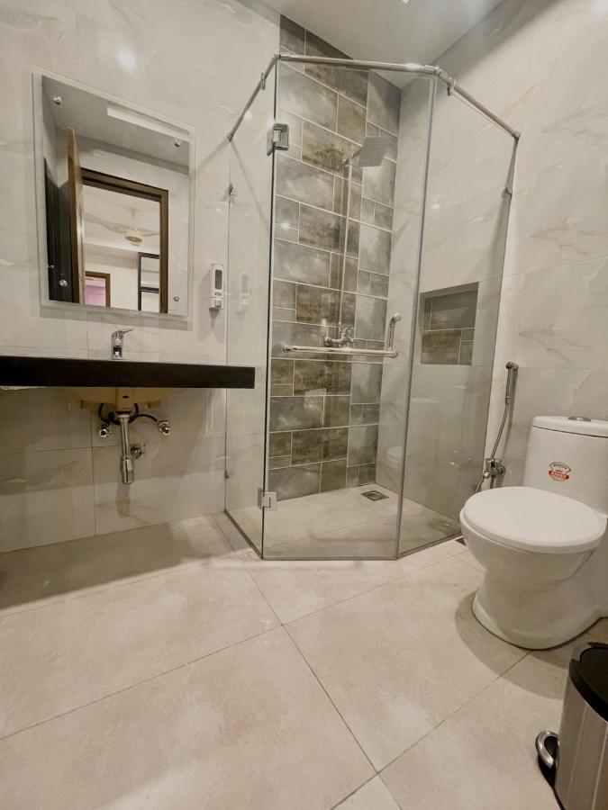 Peak Tower Hotel – MTM Booking