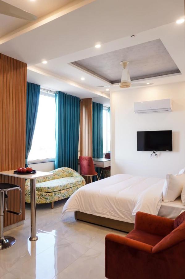 Peak Tower Hotel – MTM Booking