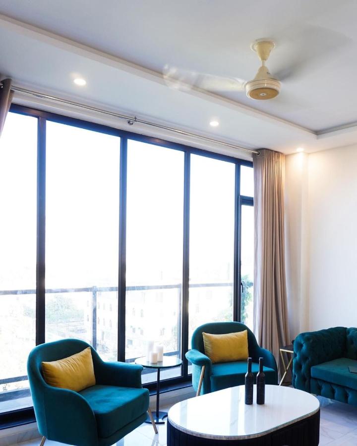 Peak Tower Hotel – MTM Booking